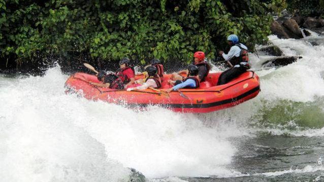 水上橡皮艇娱乐项目,有危险