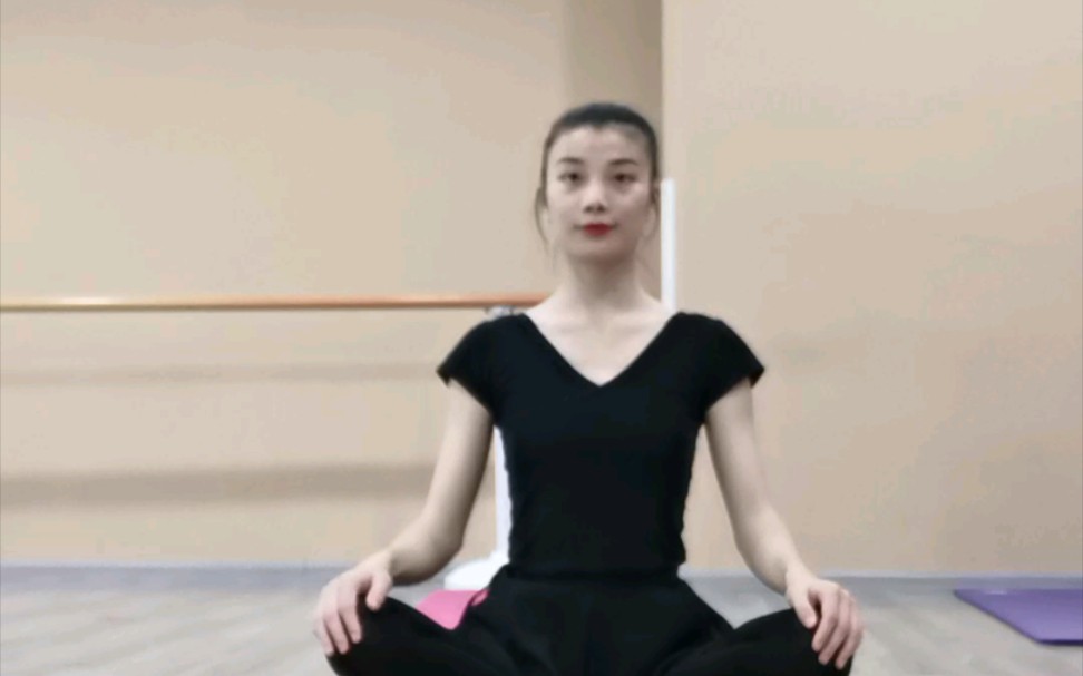 舞蹈《不倒翁》上