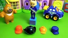 儿童玩具动画片:熊大熊二帮助警察叔叔找帽子!