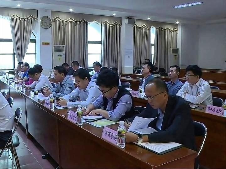 万宁以电视电话会议形式参加省委常委会扩大会议