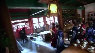 新还珠:桂嬷嬷以为紫薇是奴婢,使劲欺负她,尔康霸气出手
