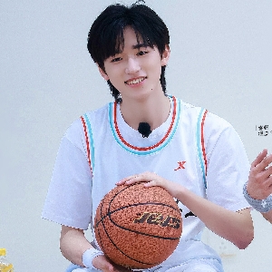 梦中情人宋村村 