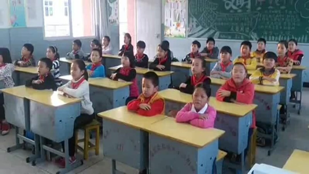 中小学生守则之歌视频 学唱《中小学生守则之歌》