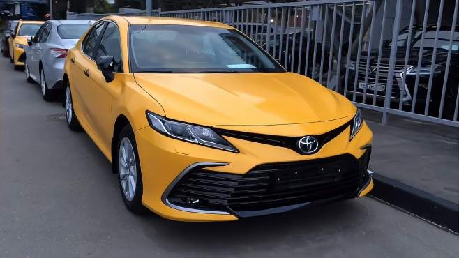 2022款丰田凯美瑞静态体验