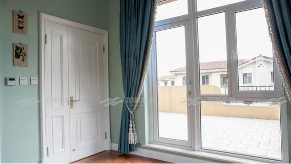 房子下来后,热心小姜教你如何选择木门?