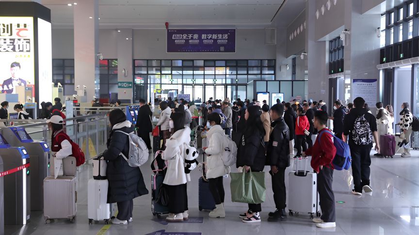 春运火车票加大优惠力度!普速最低两折,动车最低三折