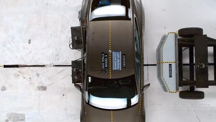 特斯拉的侧面碰撞测试,安全值得信赖