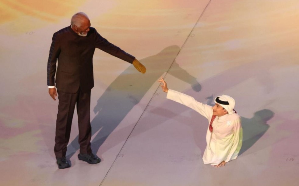 卡塔尔世界杯开幕式上,感动世界的半身男孩