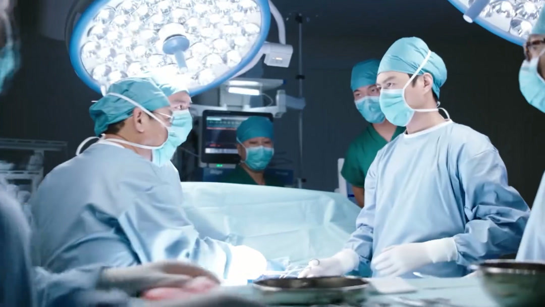 院长做高难手术,不料助手抢着主刀,能力比院长还强!
