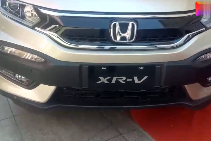 本田XRV车展实拍,打开车门看到内饰,买不买自己拿主意
