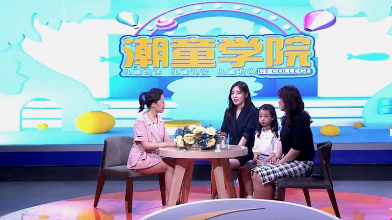 孩子还年幼,辣妈就送她去学习形体礼仪,原因竟是这?