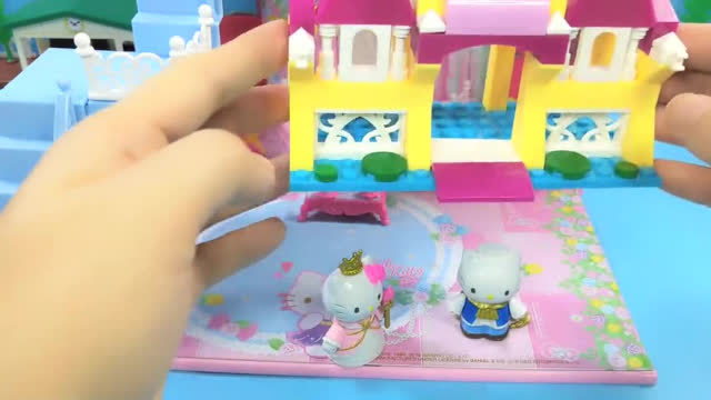 凯蒂猫小颗粒积木城堡童话世界