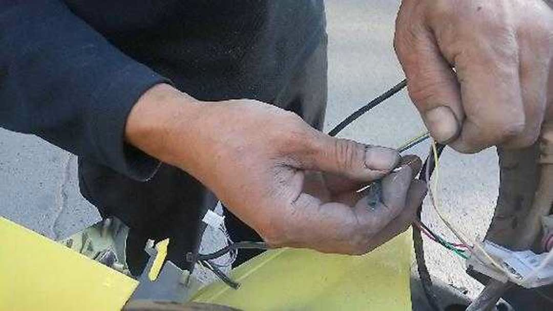 电动车只能低速走没高中速加快,是转把或控制器,二步轻松解决