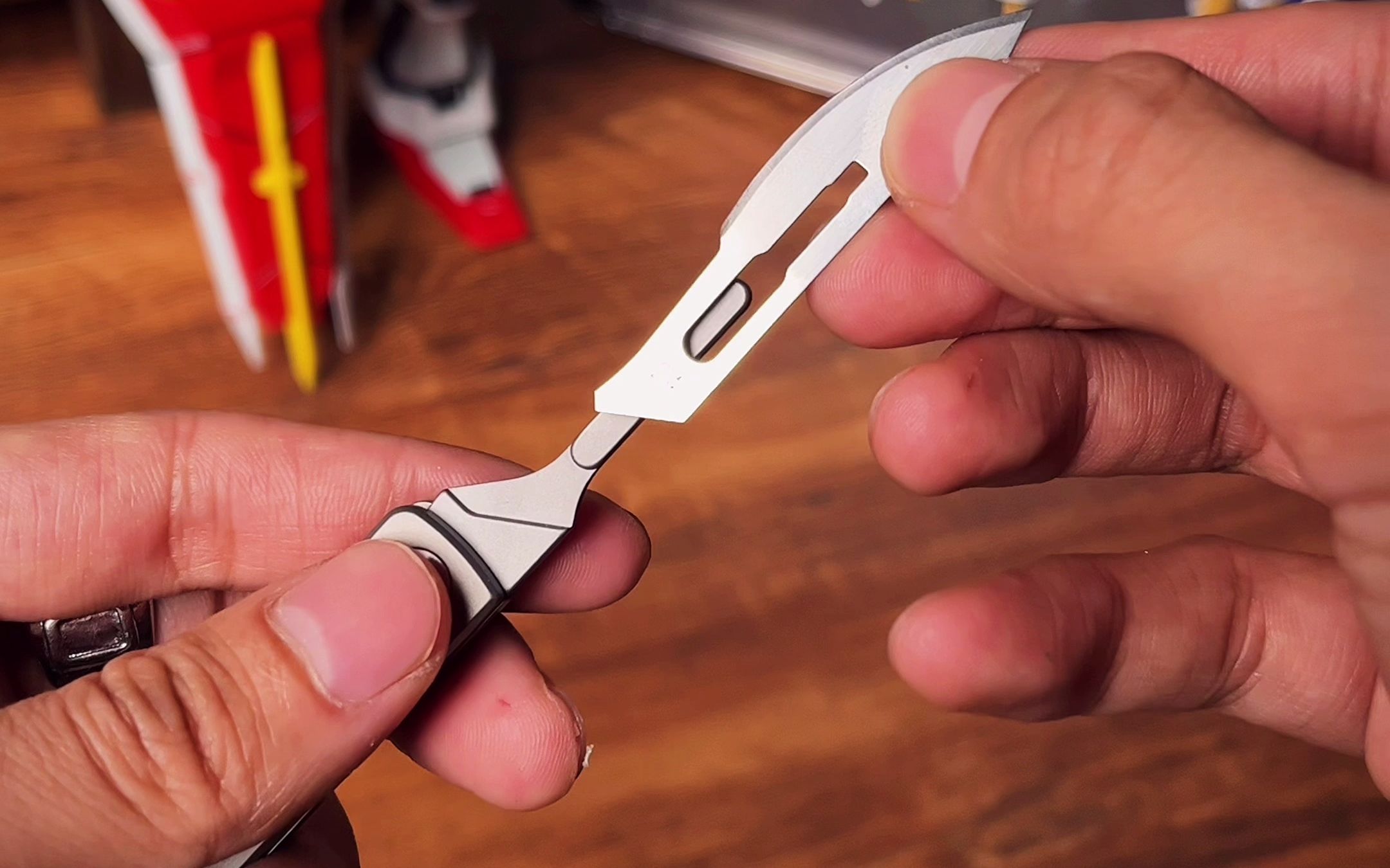 简约不简单 拆箱之用它 钛合金小刀可拆卸更换刀片