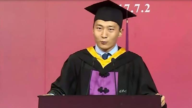 清华大学研究生毕业演讲,值得每一个年轻人听,全场掌声如潮!