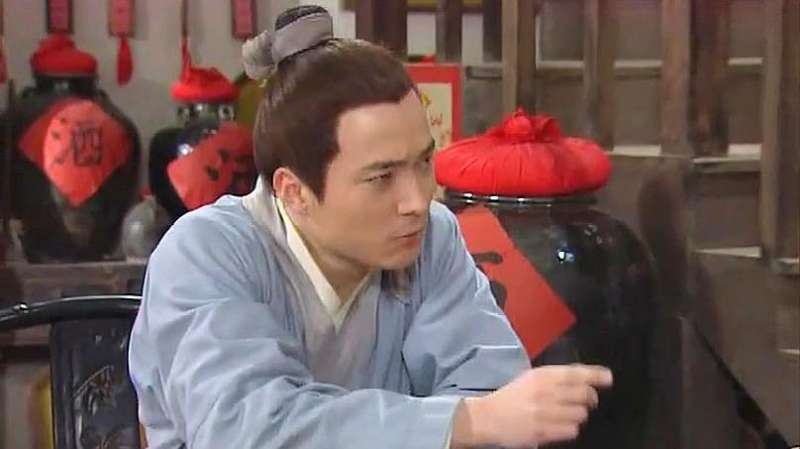《武林外传》老白和秀才想着赚钱的法子,小郭给了老白提醒