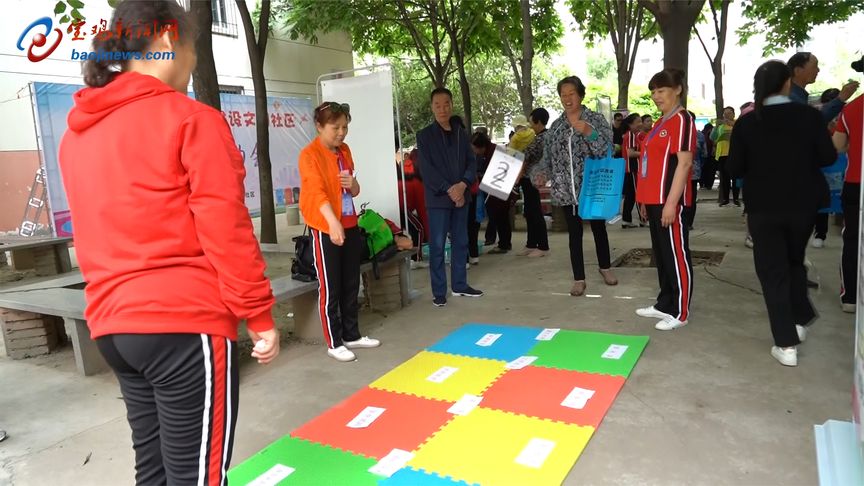 掷骰子 玩游戏 宝鸡这个社区的垃圾分类宣传活动趣味十足