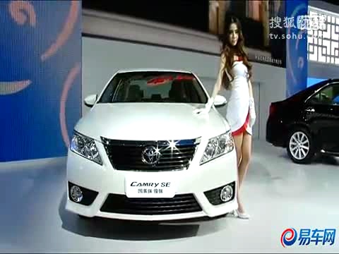 2011广州车展 凯美瑞靓丽车模长发披肩