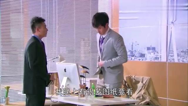 女孩发宣传单,看到有钱人开车过来,开口一句话把车里人吓愣了