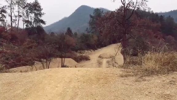 碳纤维自行车轮圈工厂:碳纤维轮圈真人骑行测试!碳纤维轮圈,骑行利器!...