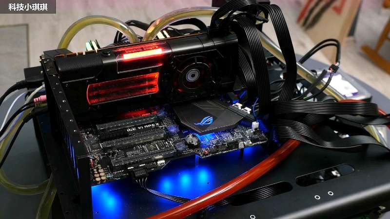 四路星战版TITANXpSLI真正的烤显卡,可带劲啦