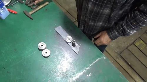 制作省力滑轮起重系统,充分利用滑轮原理,单手可以吊起百斤重物