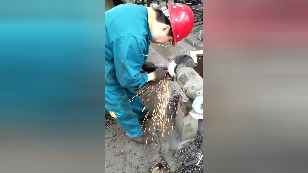 20多年的老师傅头一回磨刀