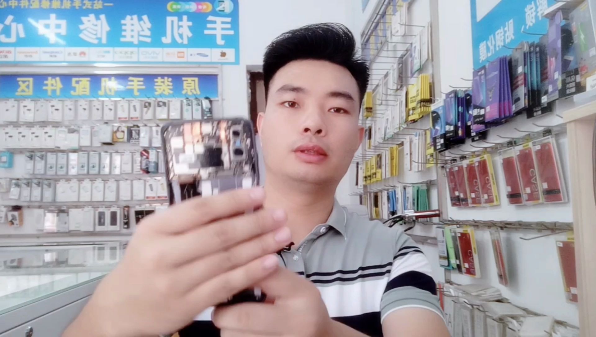 小米8探索版黑屏换屏幕总成拆机视频,小米8屏幕指纹版换屏多少钱,...