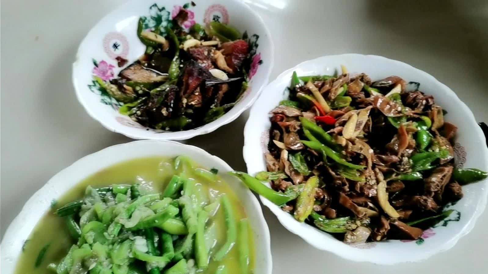 蚌壳肉在集市上很少见,这种家常做法,炒出来又香又有嚼劲