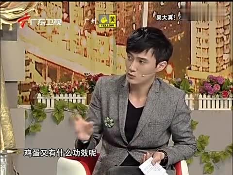 鸡蛋富含各种人体所需营养素,鸡蛋的营养比例结构与人体比较匹配