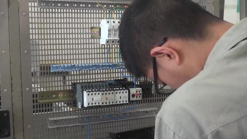 (2)三相笼型异步电动机的自锁正转控制线路安装