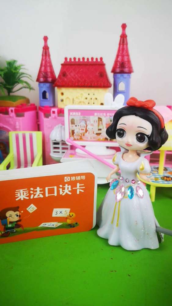 一起背诵乘法口诀表,白雪和贝谁更厉害!