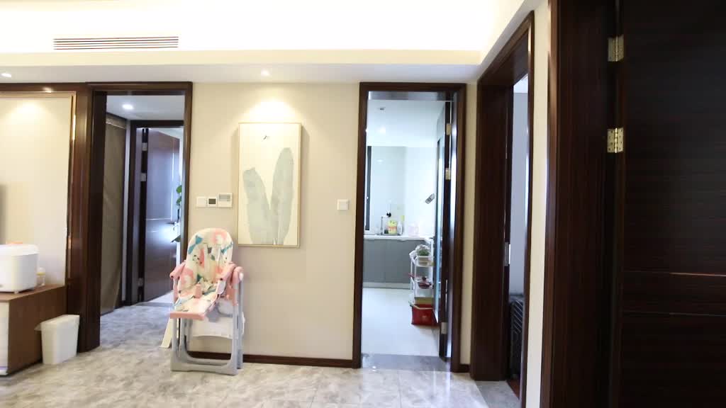 宝山未来砖石之星品质小区小三房中央空调带地暖带产权车位税费少。...