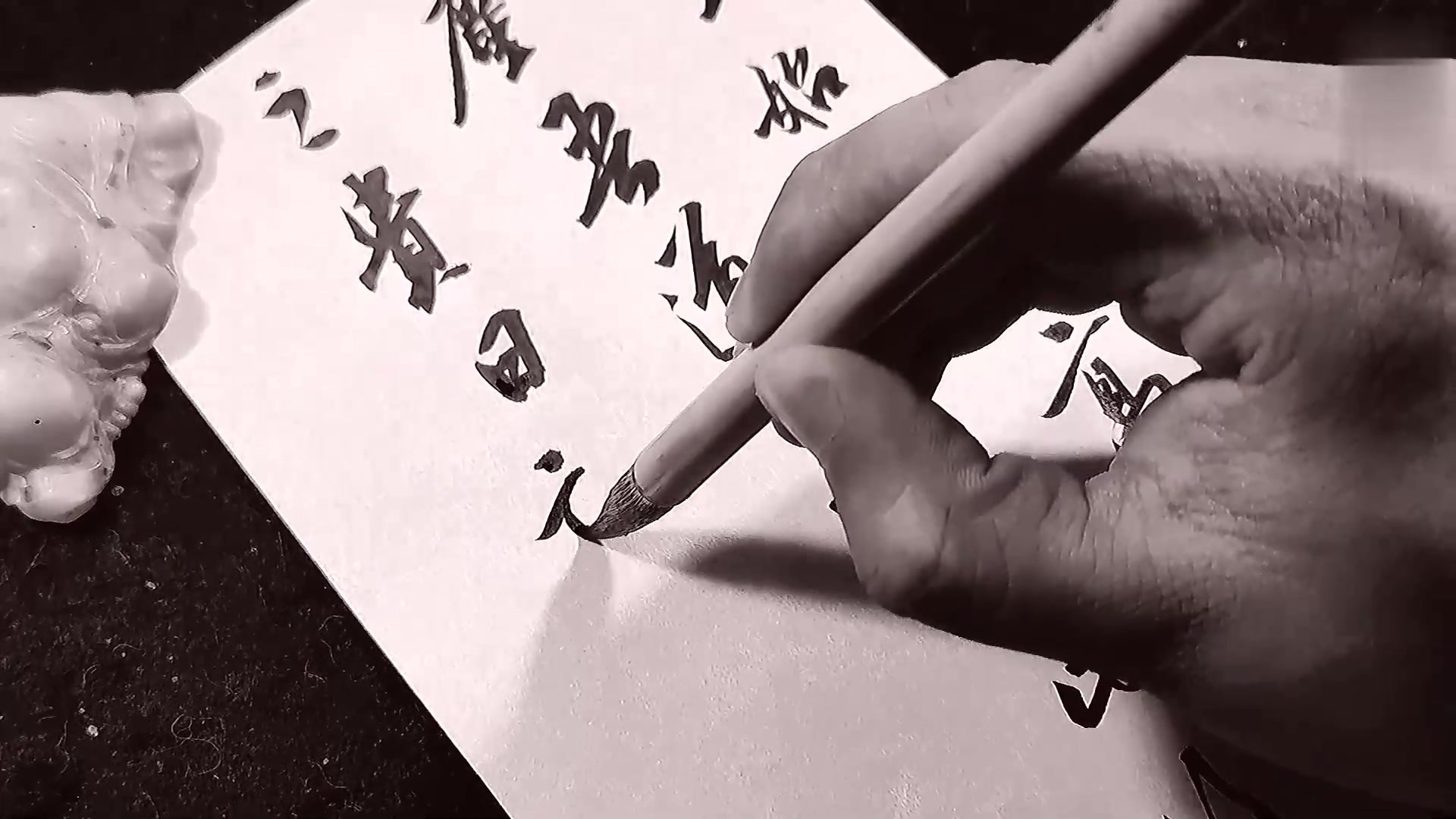 写毛笔字的这些好处你都知道吗?你会选择喝酒打牌还是练字呢?