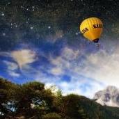 黑色的格子布衣 