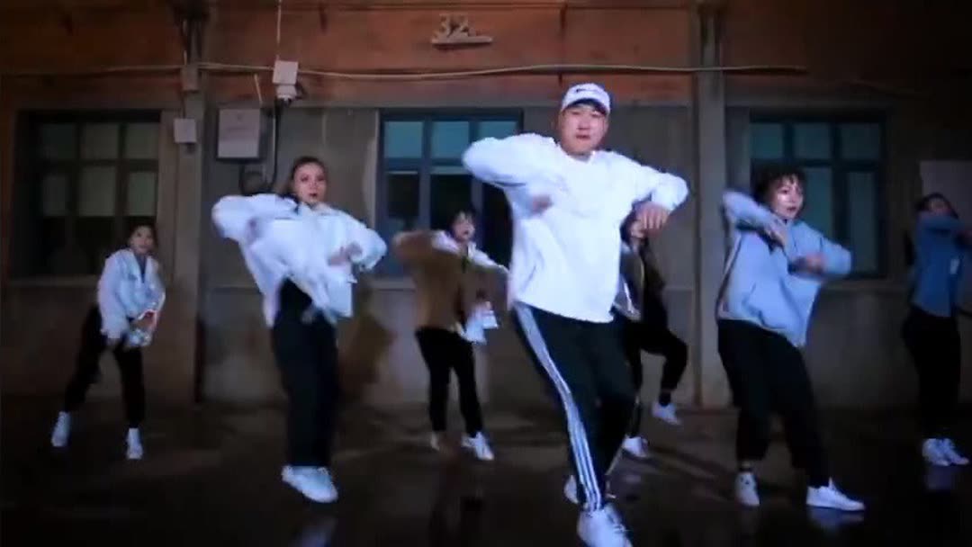 震撼爵士舞《Bend Ova》让你热血沸.