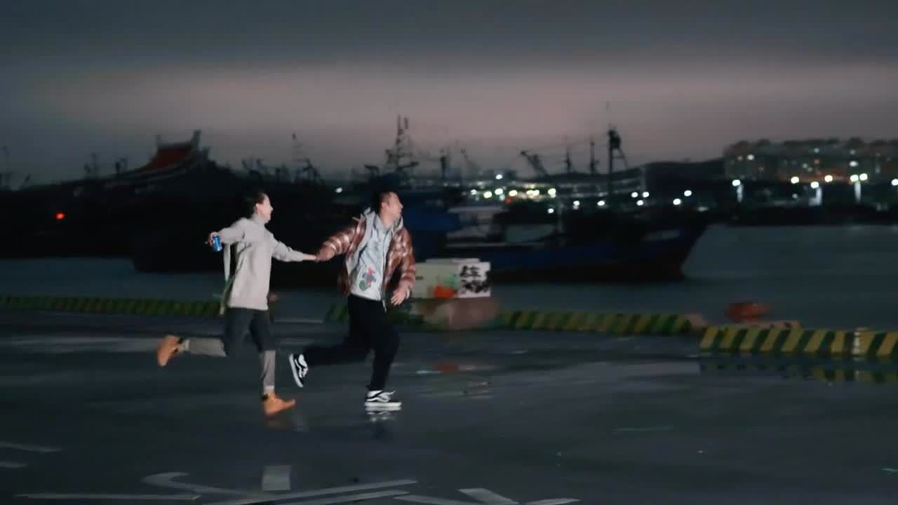 太相似的两个人不适合在一起,两块一样的拼图是拼不到一起的