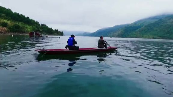 #山清水秀好风光 #让我们荡起双桨 #手机摄影 #钓鱼