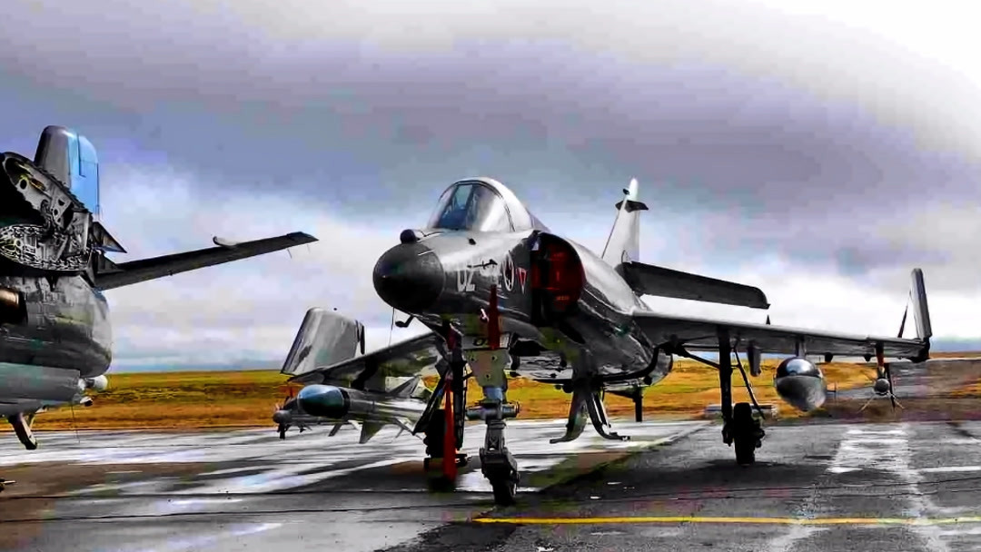 马岛海战,阿根廷派出携带飞鱼导弹的战机,准备猎杀英国航母