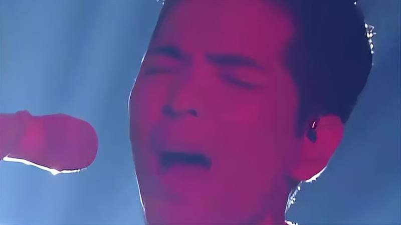 萧敬腾张淇登场,演唱爱上一个不回家的人,引全场尖叫丨我们的歌