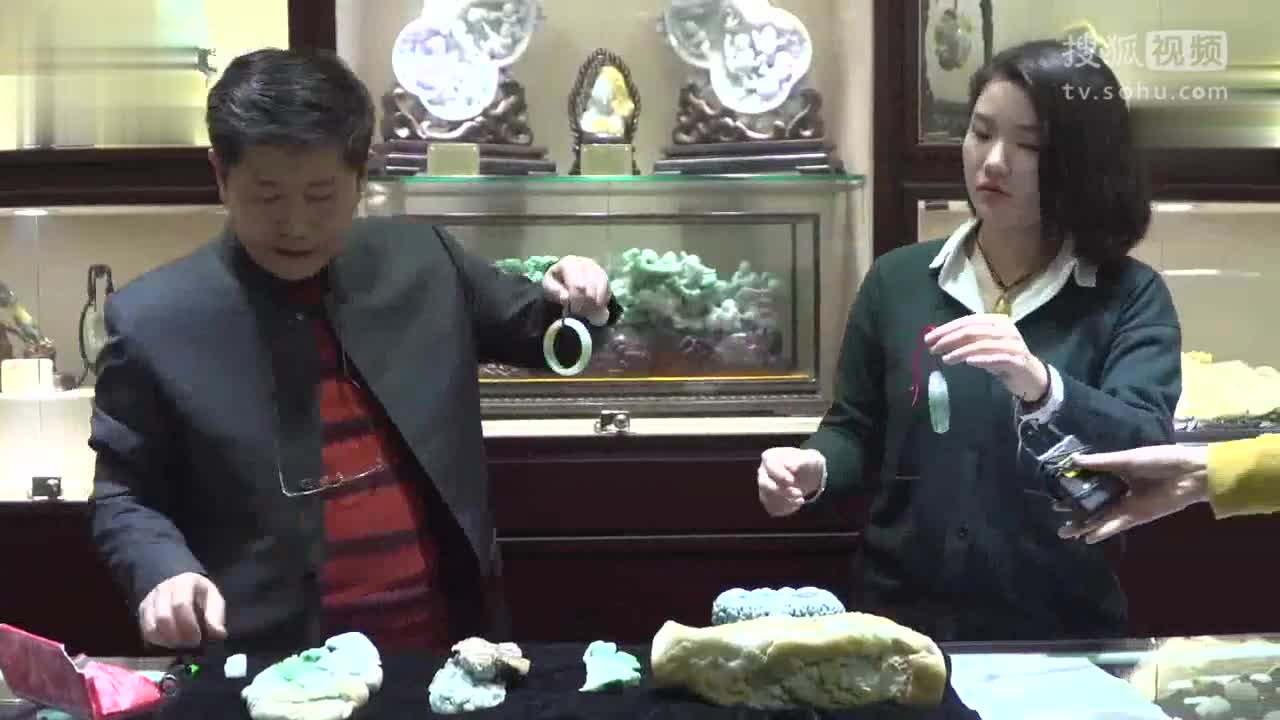 翡翠手镯A货和B货简单实用的鉴定方法