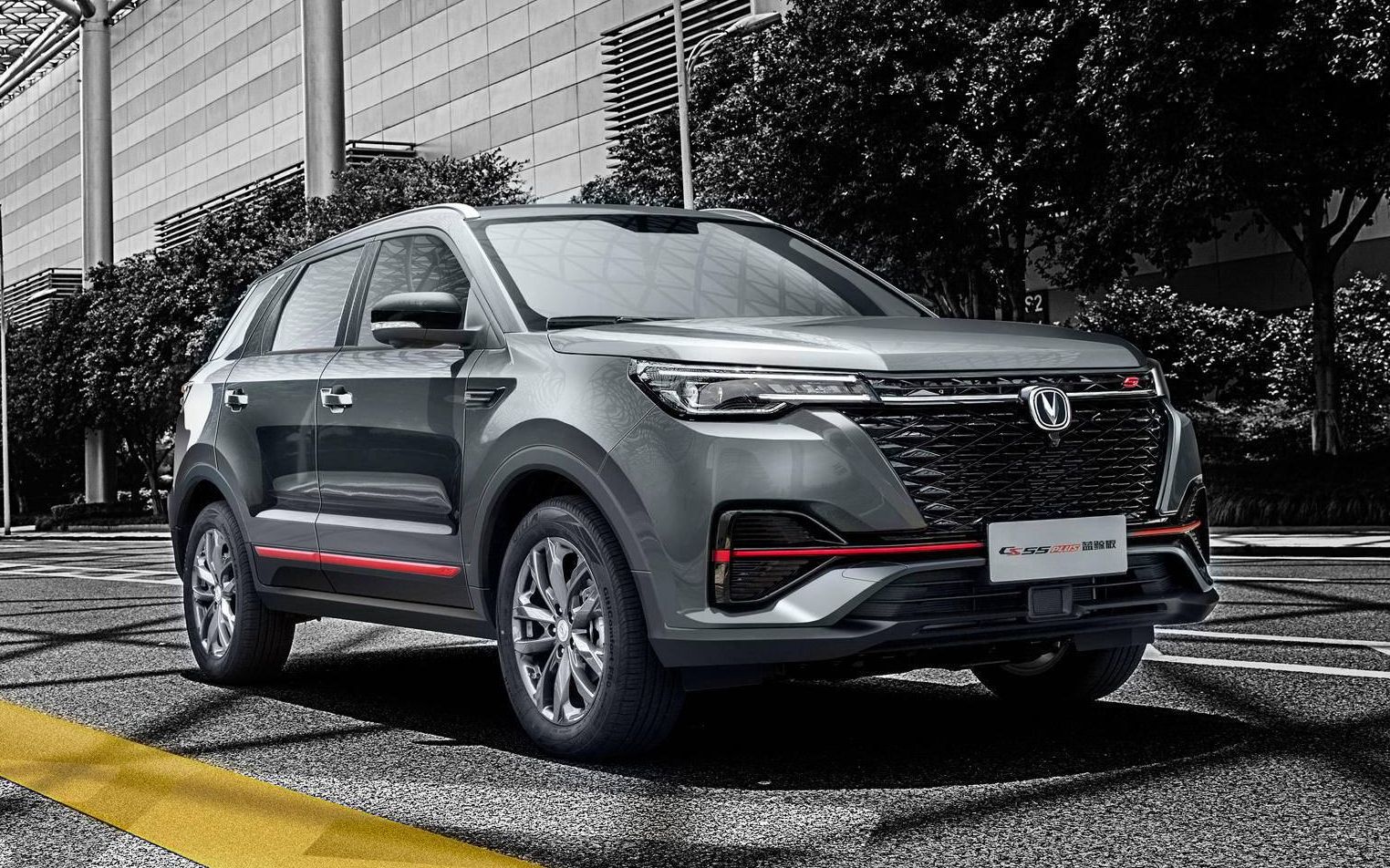 一山更比一山高,长安CS55 plus 蓝鲸版好在何处?