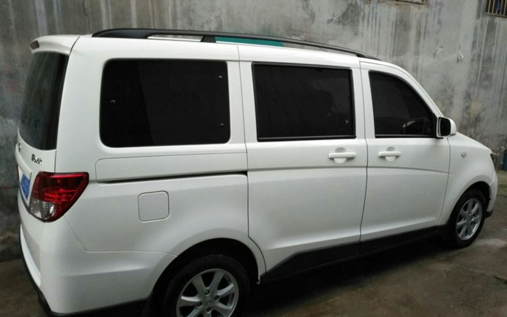 新手司机常犯的错误之一,请注意后轮!