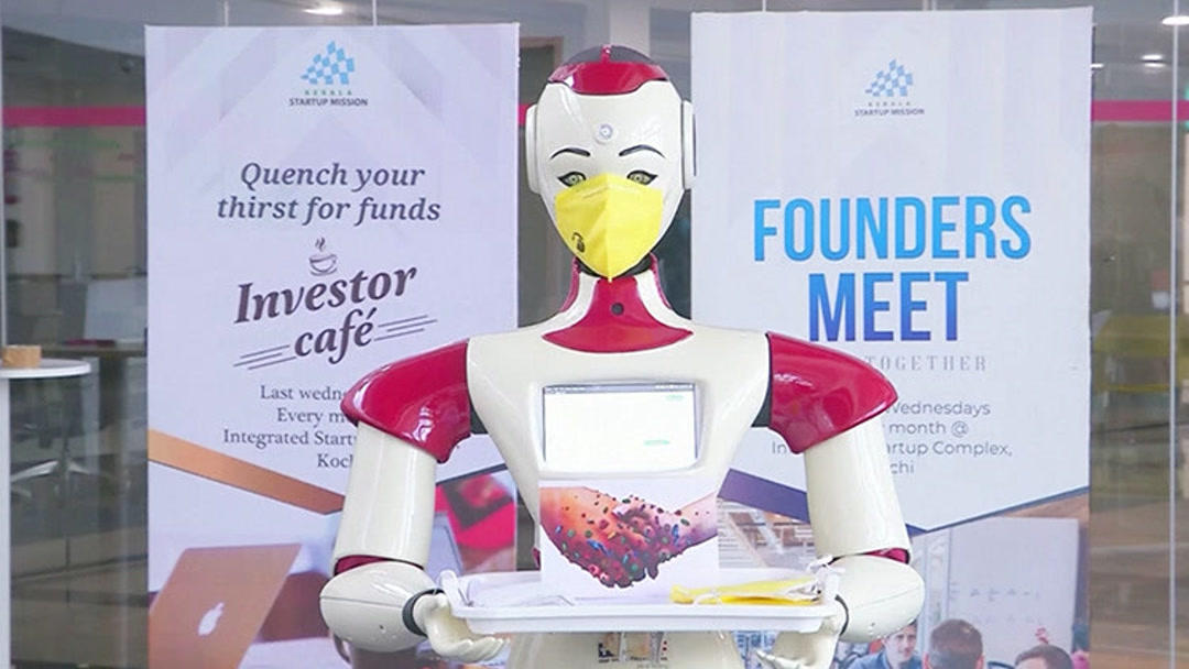 印度企业研发“防疫机器人” 发口罩送消毒液还能宣传防疫知识