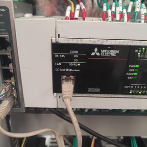 自学成才的电工李 