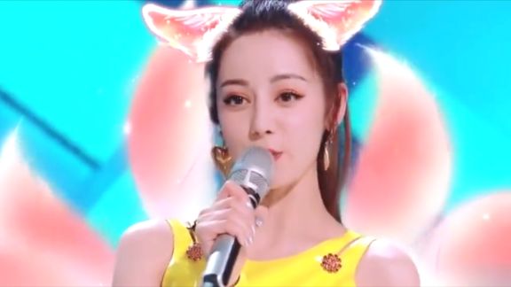 盘点:女明星撒娇合集,热巴奶音萌化众人,这谁能扛得住啊