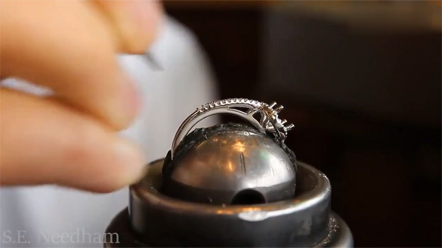 一枚结婚钻戒的手工制作全过程,美呆了!