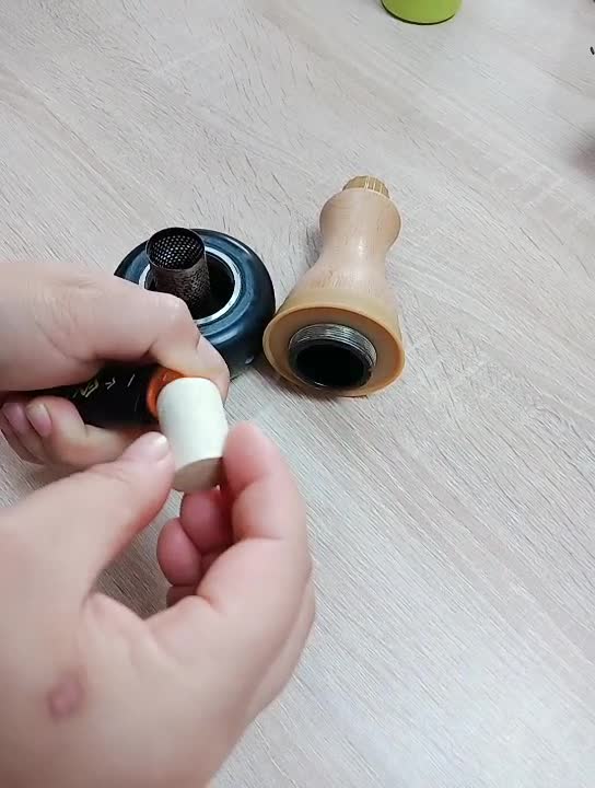 [砭萃网]砭石艾灸罐的用法演示