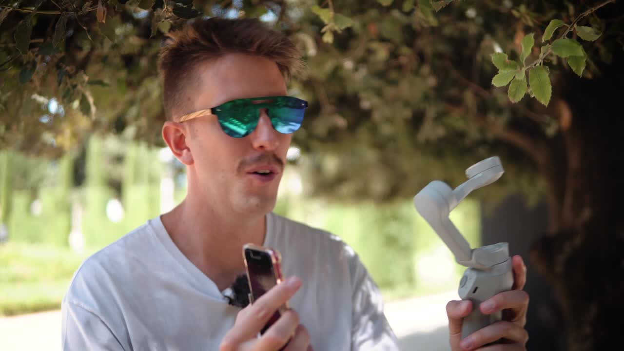 DJI OM4 国外视频博主测评2020年最好的手机手持云台稳定器