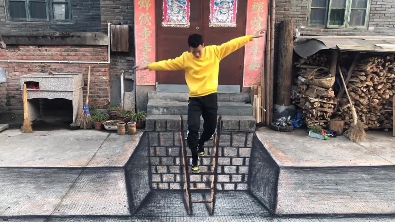 农村小伙画地面3D立体画,专家直言看不懂,让其回家种地